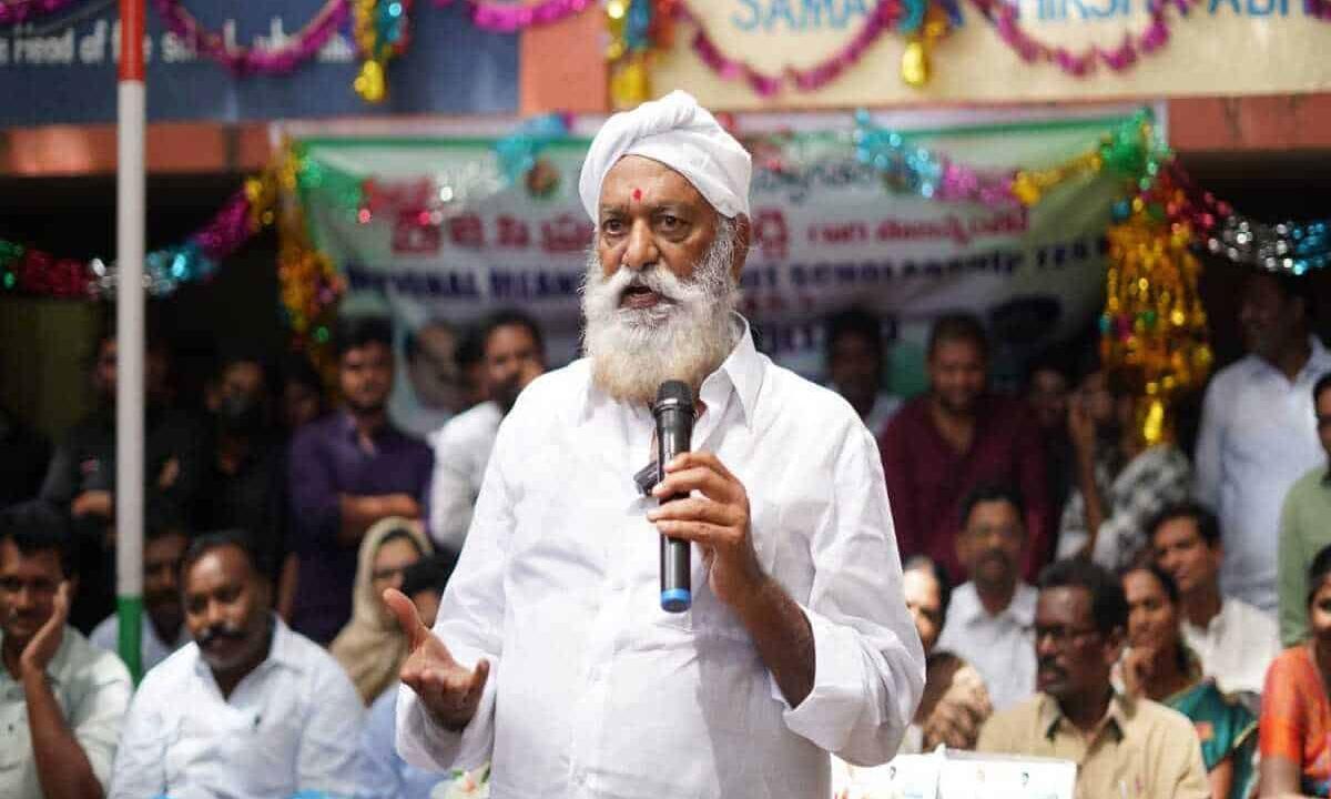 Big Story Behind JC Prabhakar Reddy's Sardarji's Get Up? | Big Story Behind JC Prabhakar Reddy