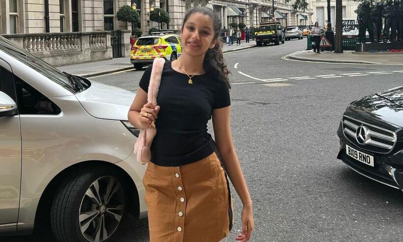 Sitara Keeps It Trendy & Casual In London! | Sitara Ghattamaneni Photo Talk