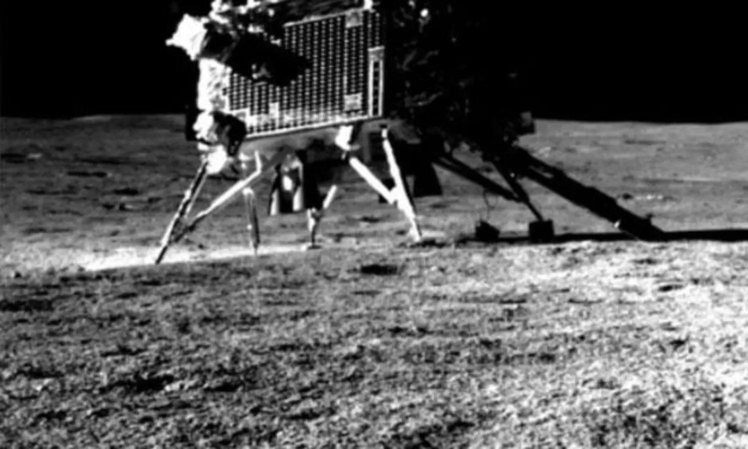 Photo Story: Rover Captures Lander Vikram's Picture! | Photo Story ...