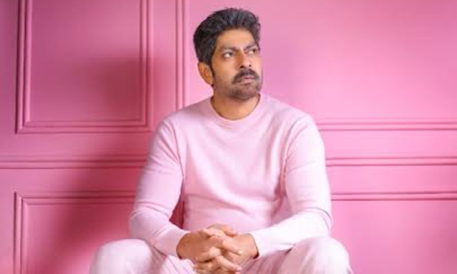 Stylish Jaggu Bhai Poses In Pink! | Stylish Jaggu Bhai Poses In Pink