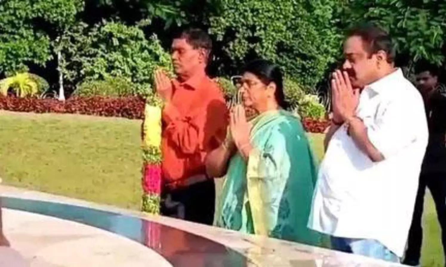 Why Lakshmi Parvathi Visited NTR Ghat Suddenly? | Why Lakshmi Parvathi Visited NTR Ghat Suddenly?