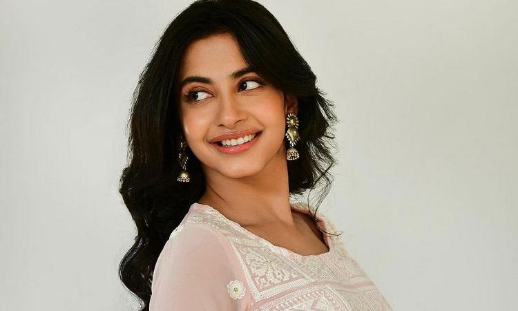 Pragati Srivastava: The Rising Star of Tollywood Stuns in Chudidar | Pragati Srivastava Photo Talk