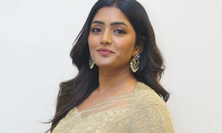 Eesha Rebba Radiates Elegance at 'Mama Machindra' Pre-release Event ...
