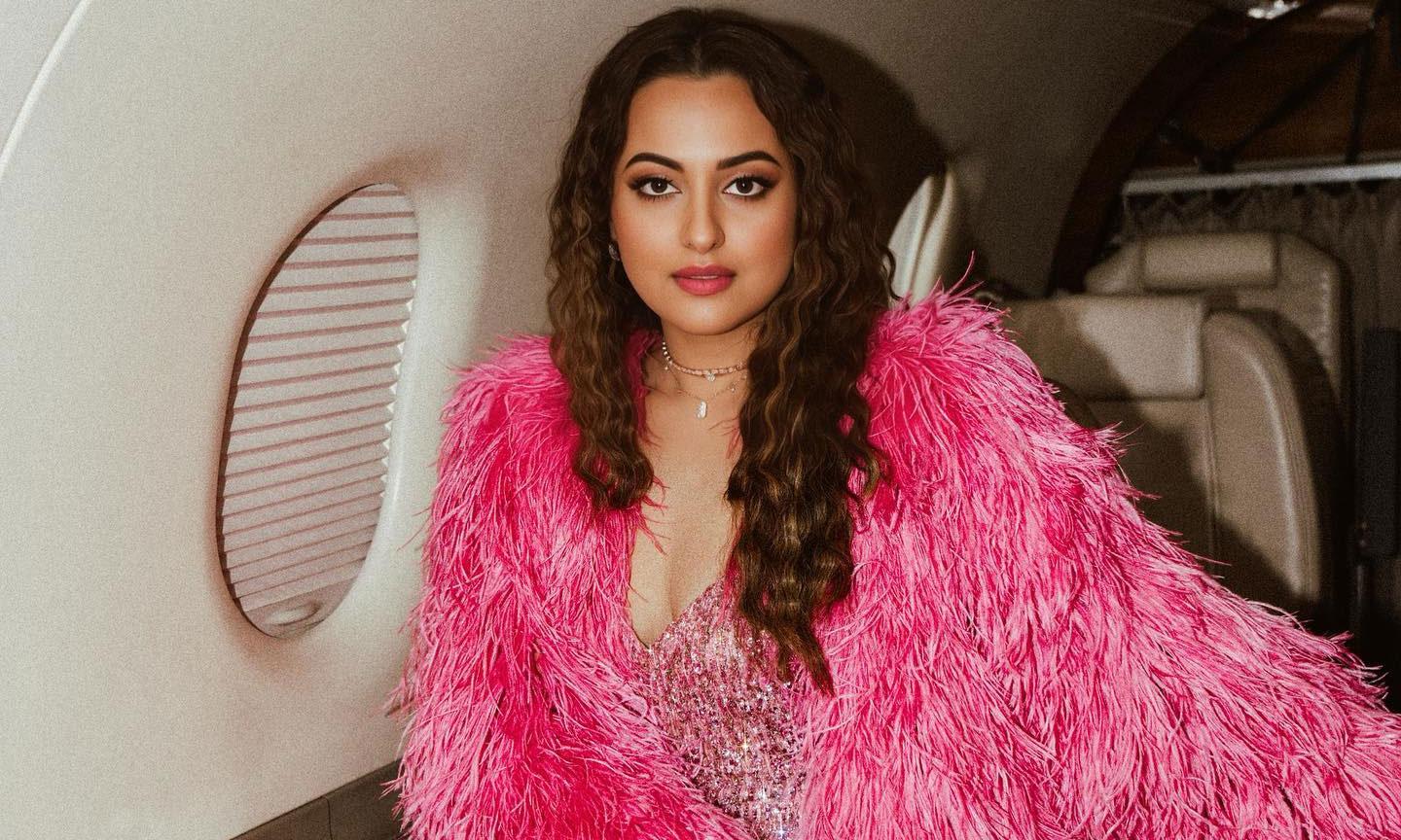 Sonakshi Sinha nails fur outwear fashion | Sonakshi Sinha Photo Talk