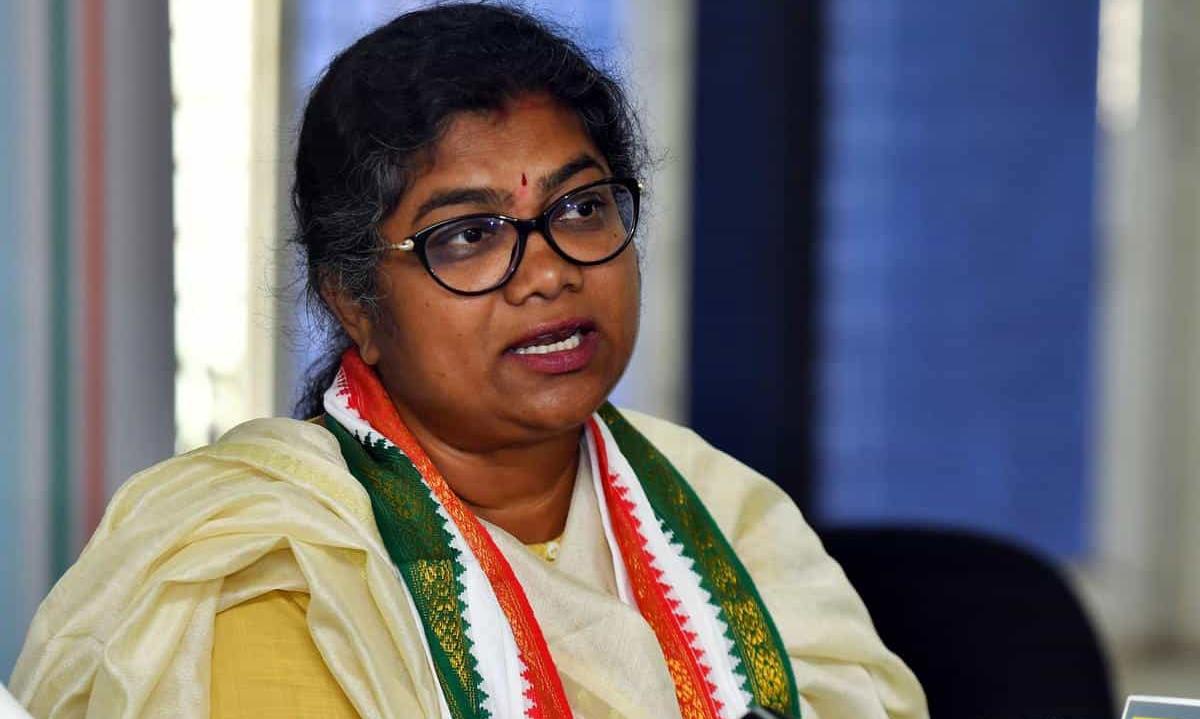 Former Congress Minister’s Daughter Resigns, To Join BRS? | Former ...