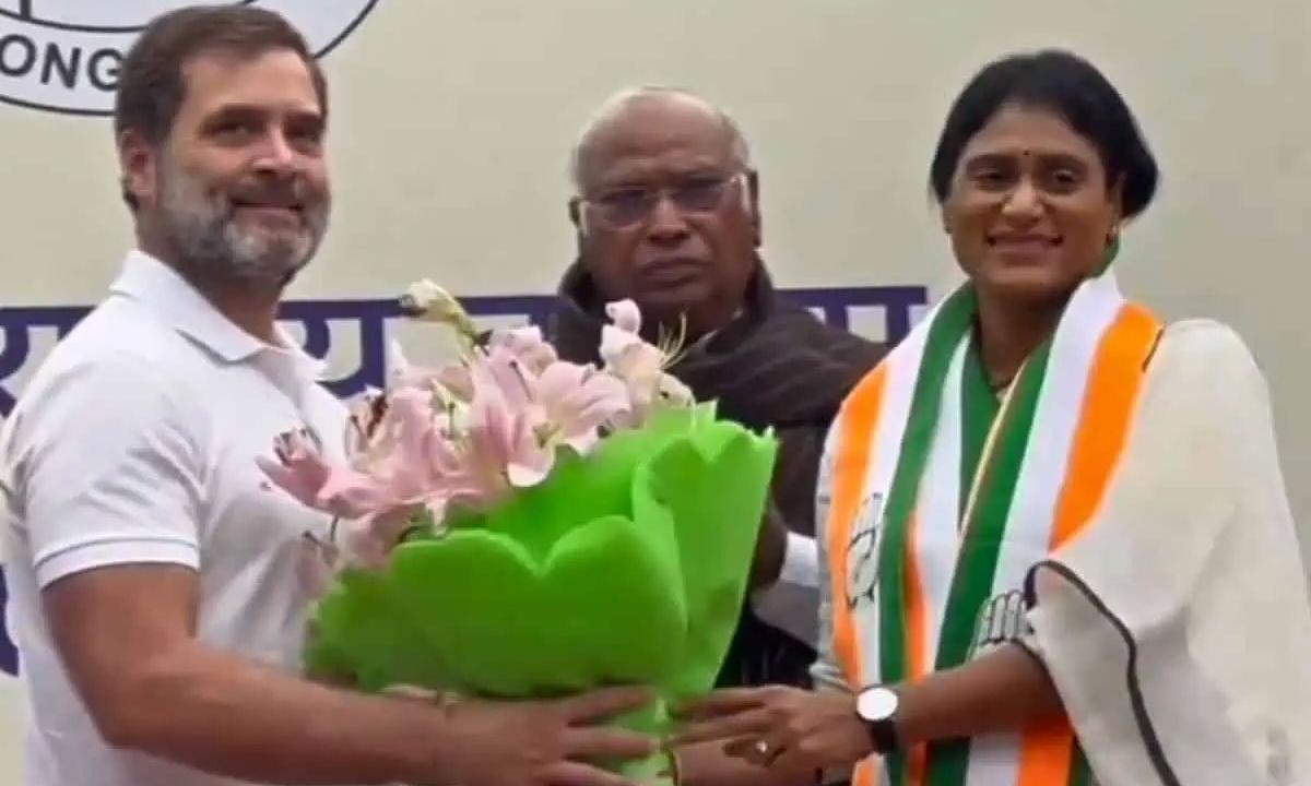 It's Official: Sharmila Formally Merges Party Into Congress! | Sharmila ...