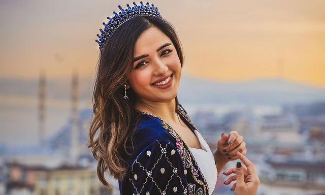 Actress' Royal Affair in Istanbul | Actress' Royal Affair in Istanbul