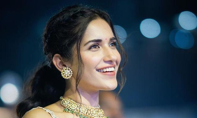 Ruhani Sharma Shines Like an Angel | Ruhani Sharma Shines Like an Angel