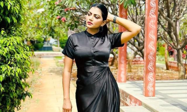 Lahari Poses Like A Queen In All-Black Attire | Lahari Poses Like A ...