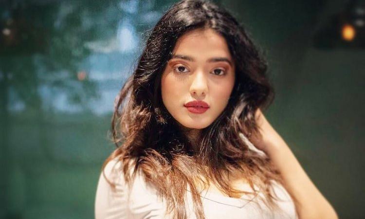 Ketika Sharma's Beautiful Photos: Pretty Styles in Every Picture ...