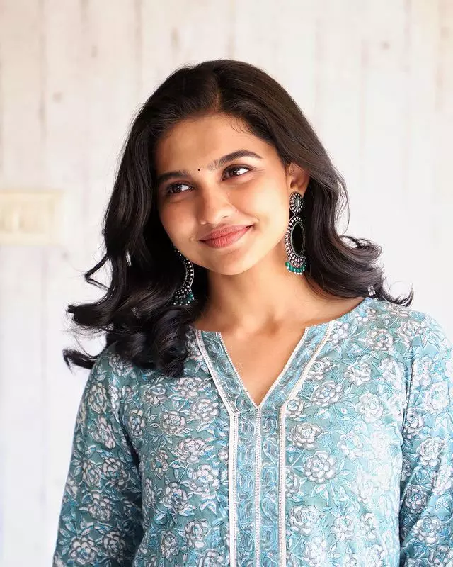 Charming Snaps of Mamitha Baiju in Green Kurta! | Charming Snaps of ...