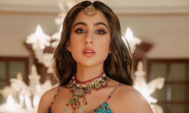 Sara Ali Khan's Stunning Photos in Beautiful Outfit! | Sara Ali Khan's ...