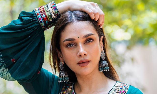 Aditi Rao Hydari Sizzles in Traditional Attire | Aditi Rao Hydari ...