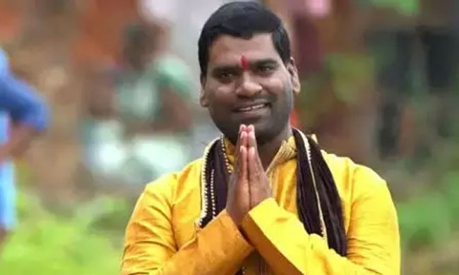 Comedian Bithiri Sathi Faces Backlash Over Gita Comments! | Comedian ...