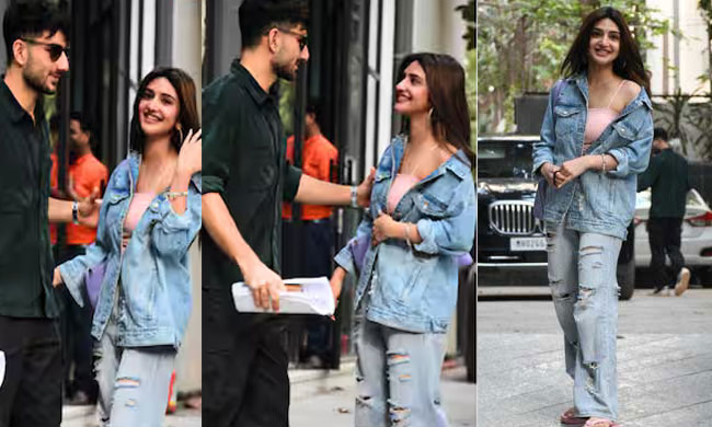 Sreeleela Spotted With Saif's Son In Mumbai | Sreeleela Spotted With ...
