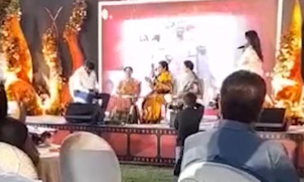 When Bhuvaneswari Asked Balayya About Mansion House On Stage | When ...