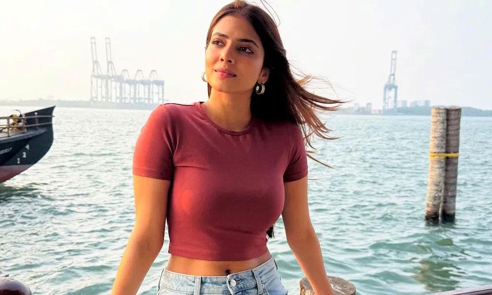 Malavika Mohanan s Cute Day Diary Will Melt Your Heart! | Malavika ...