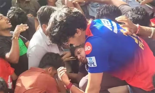 Big Breaking: 7 Died Due To Stampeded At RCB Parade? | Big Breaking: 7 ...