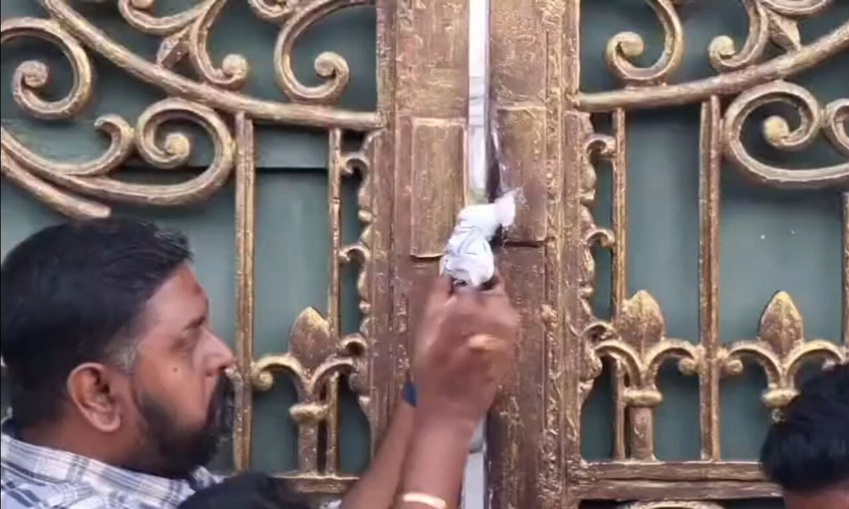 DCM in action: Bigg Boss Doors Finally Opened | DCM in action: Bigg ...