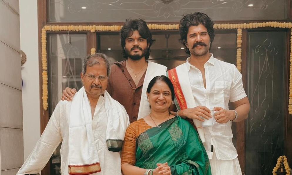 Vijay Deverakonda Stuns in Traditional Look With Moustache and Glasses ...