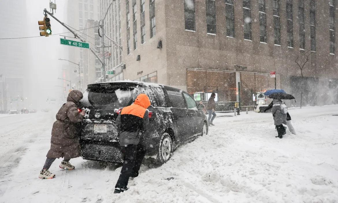 U.S. Snow Storm: Worst Phase, Beware Of Situation | U.S. Snow Storm ...
