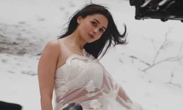 బిగ్గెస్ట్ స్పై వరల్డ్ లో అలియా.. బంపరాఫర్ | Alia in Biggest Spy World