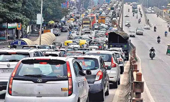 ట్రాఫిక్ తో బెంగళూరు సిటీ నష్టం తేలింది.. హైదరాబాద్ మాటేంటి ...