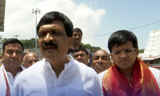 టికెట్లకు మైనంపల్లి మహా లొల్లి.. హరీశ్ పై నిప్పులు | Mynampalli ...