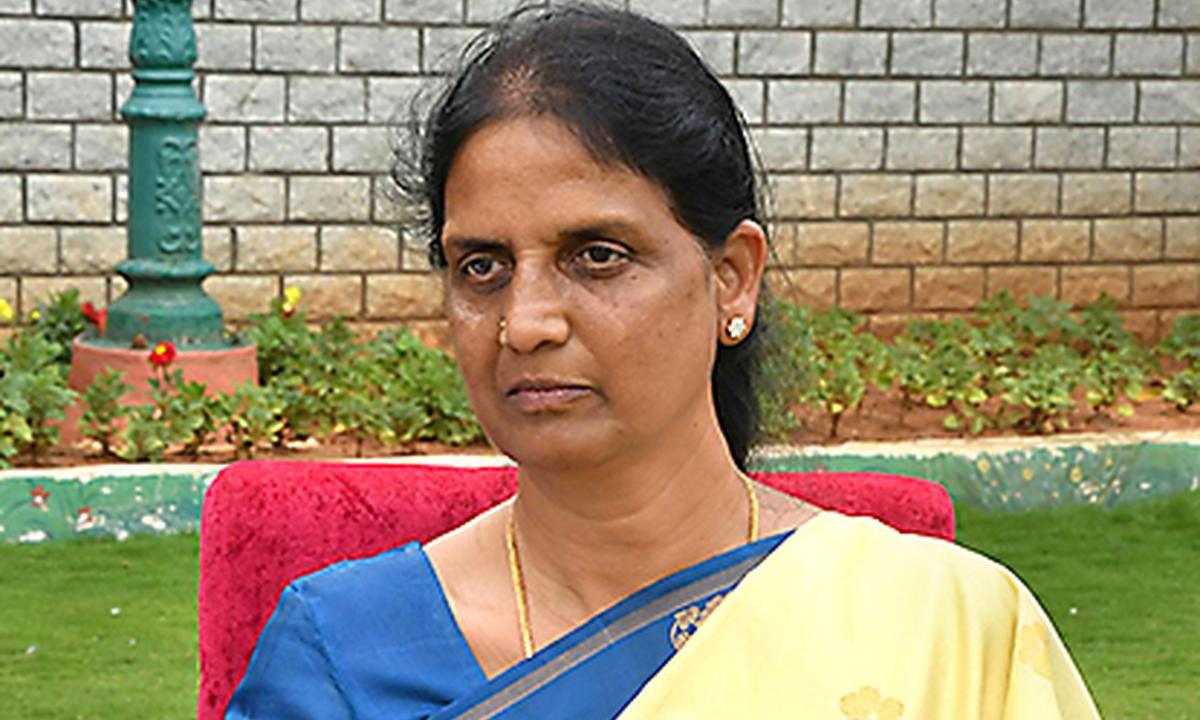 సబిత తొలిసారి కారు గుర్తుపై | Sabitha Indra Reddy First Time Contesting ...