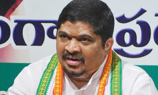 ఈ మాజీ ఎంపీ రూటెటు? | Congress Leader Ponnam Prabhakar