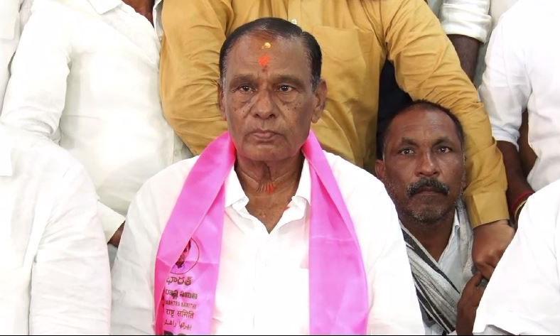 ఆమెను ఉప ముఖ్యమంత్రిని చేసుకోండి.. నాకు మాత్రం ఎమ్మెల్యే టికెట్ ...