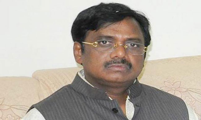 ఆ దళిత బీజేపీ నేత మళ్లీ కాంగ్రెస్ గూటికి? | Bjp Leader Vivek ...