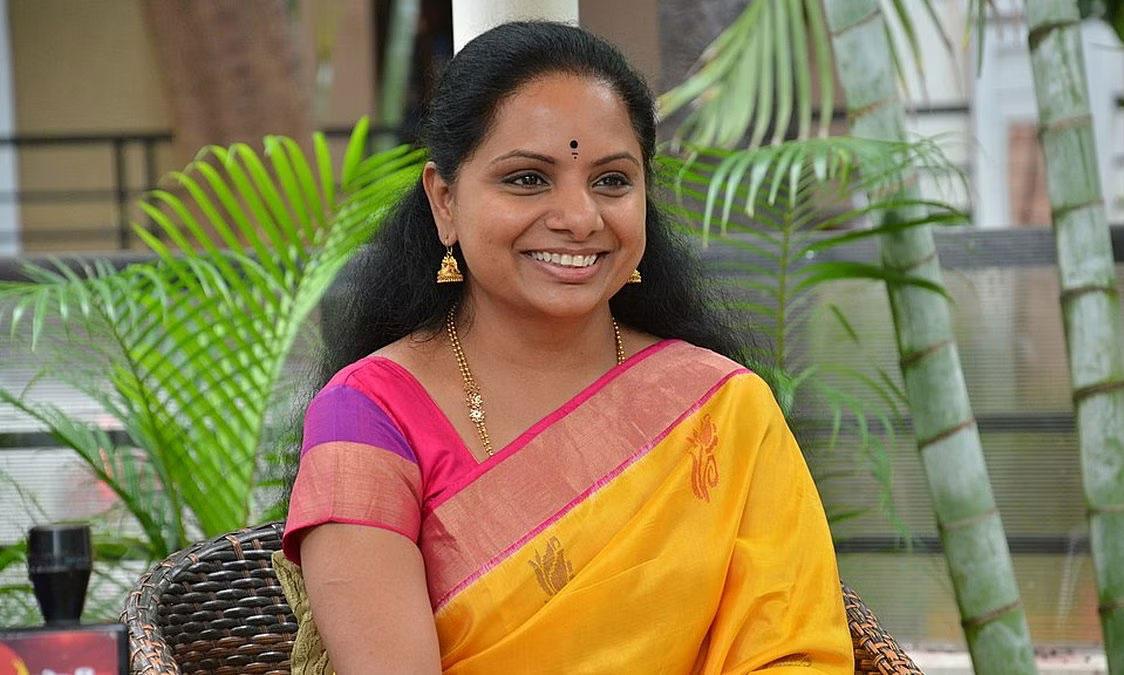 కవితది గురివింద గింజ నీతేనా ? | Kavitha Urges For Women Reservation Bill