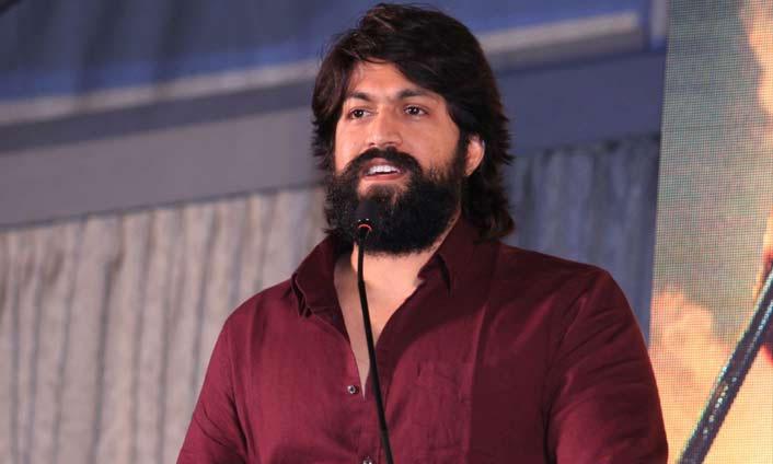 యష్.. ఇంకా ఎన్ని రోజులిలా? | No Update From Yash on Next Projects