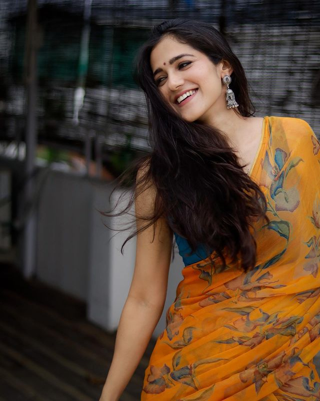 Simran Choudhary's Timeless Monsoon Style | Simran Choudhary's Timeless ...