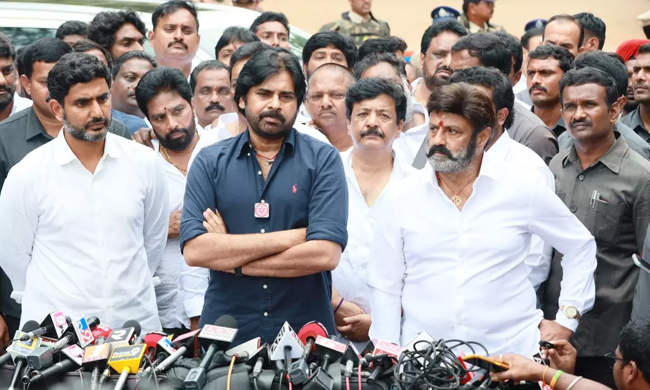 పవన్ వ్యూహం కరెక్టేనా...? | Pawankalyan Janasena Party