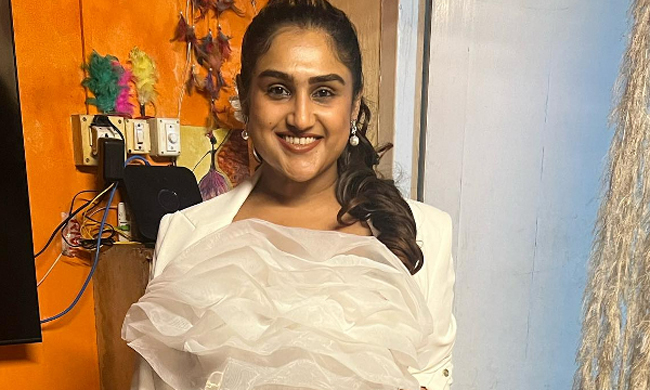 న‌టికి అరుదైన వ్యాధి..వాష్ రూమ్ కి వెళ్లాలంటే! | Actress Vanitha Vijay ...