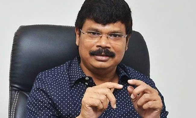 బోయ‌పాటి ని వెంటాడుతోన్న జూనియ‌ర్ల సెంటిమెంట్! | Boyapati Srinu Six ...