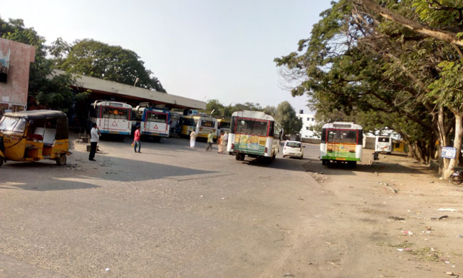 ఎంత పులివెందుల బస్టాండ్ అయితే మాత్రం ఇలా అవార్డు ఇచ్చేయటమా! | Award to ...