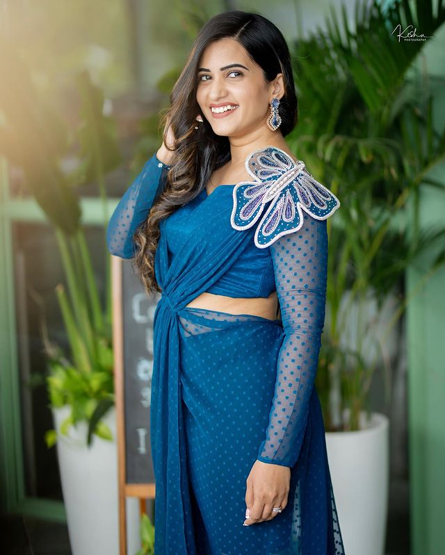 Sravanthi Chokarapu Looks Ravishing In Stylish Blue Outfit! | Sravanthi ...