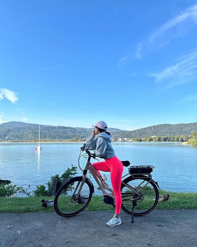 Sam Enjoying Nature Whilst Cycling! | Sam Enjoying Nature Whilst Cycling