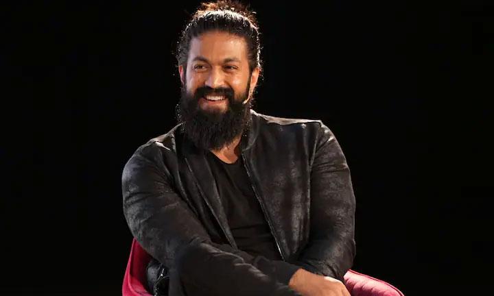 యశ్ .. ఆ పాత్రలను ఒప్పుకోవడం సరైనదేనా? | Is Yash Accepting Such Movies ...
