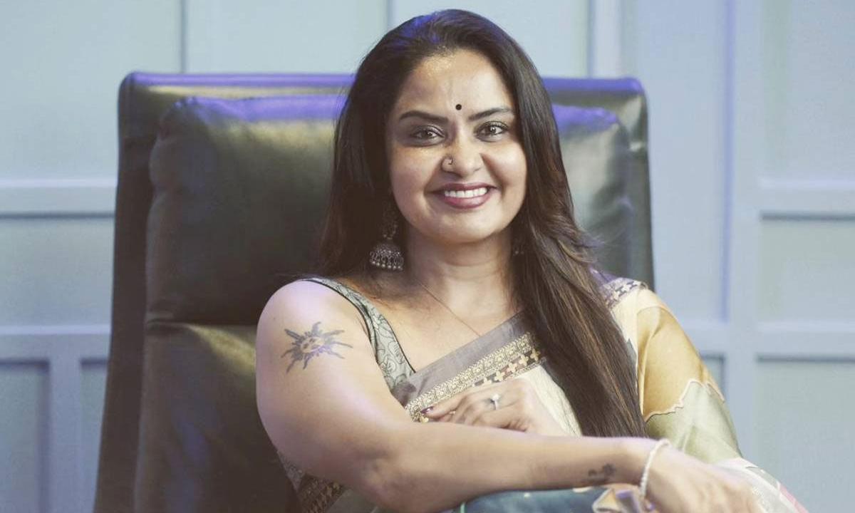 త‌ప్పుడు రాత‌లు అంటూ ఖండించిన సీనియ‌ర్ న‌టి | Pragathi respond on her ...