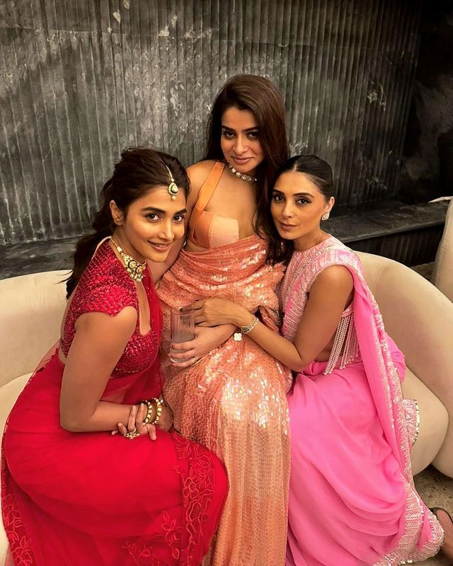 Two Beauties in Pink and Red: Tanya Poses With Pooja Hegde | Two Beauties in Pink and Red: Tanya ...