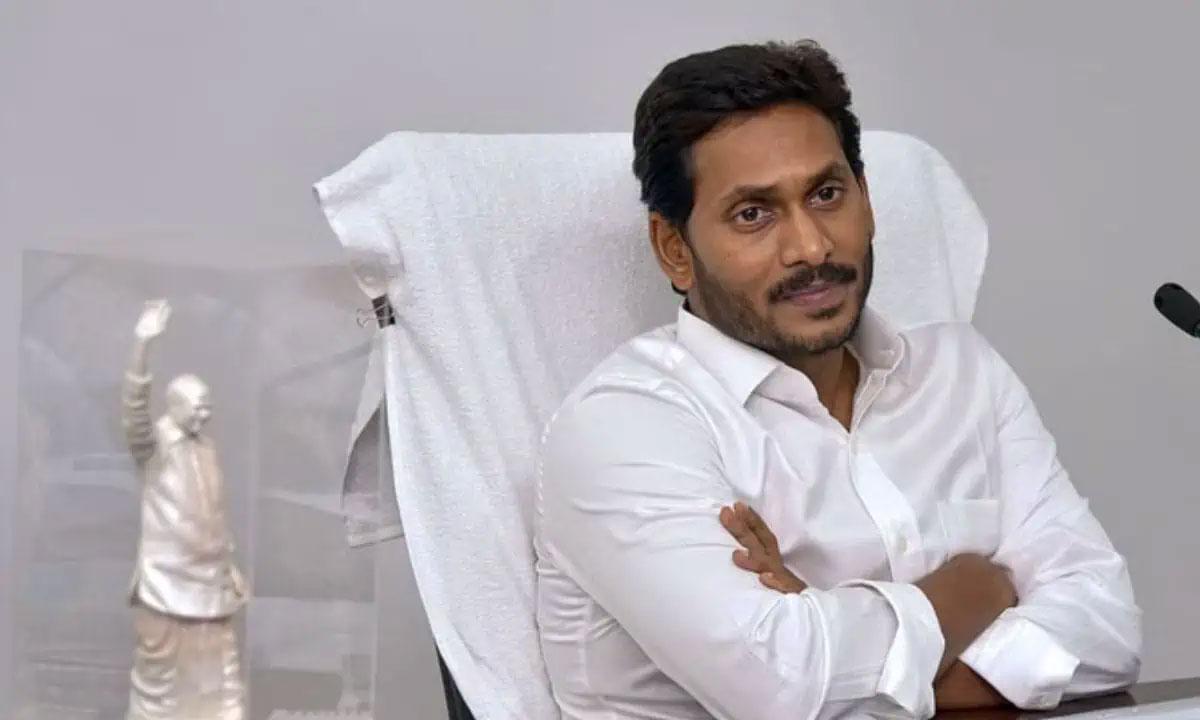 ముహూర్తం ఫిక్స్ ఇక‌, వెళ్లిపోవ‌డ‌మే!? | Jagan along with his wife will ...