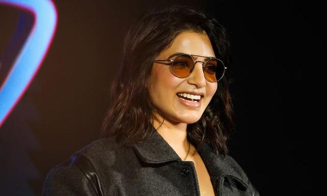 సామ్ అల్ట్రా గ్లామర్ డోస్.. మైండ్ బ్లాక్ | Sam ultra glamour dose.