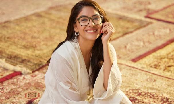 మృణాల్.. ఇదే బెస్ట్ ఛాన్స్ | Mrunal This is the best chance In Moves