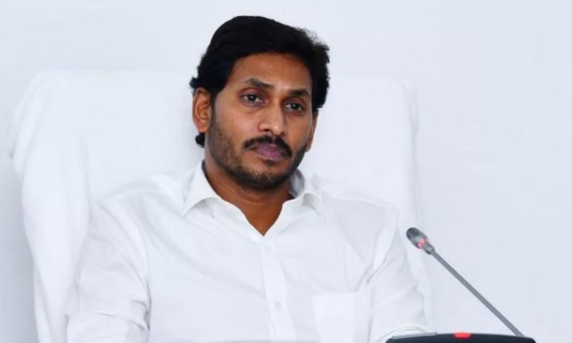 అన్నా తప్పుకోండి... గౌరవంగా....! | Jagan himself called the big leaders ...