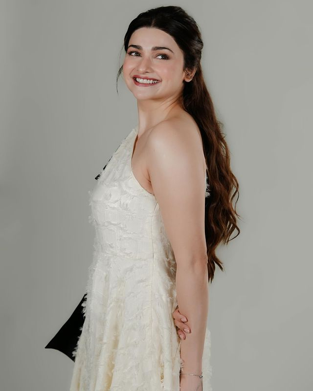 Prachi Desai's Chic Style in Latest Instagram Photos | Prachi Desai's ...