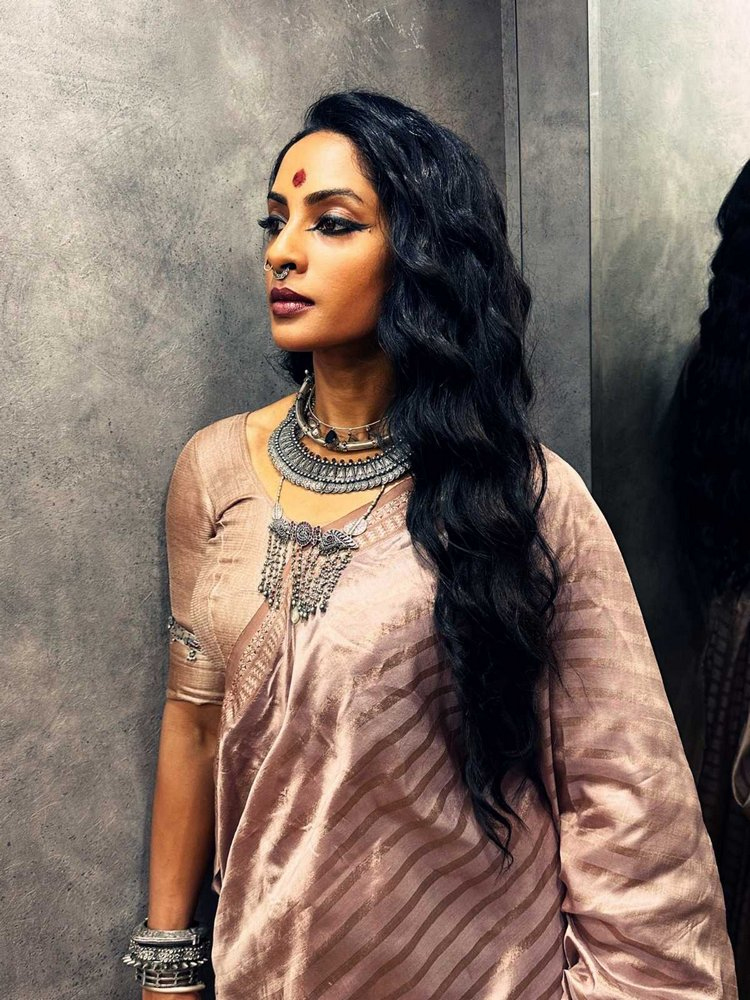 Lady Villain Sriya Reddy Mesmerising Clicks | Lady Villain Sriya Reddy ...